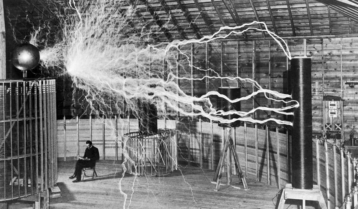 Tesla's Doomsday Device Escape Room | MindTrix Escape Room Games