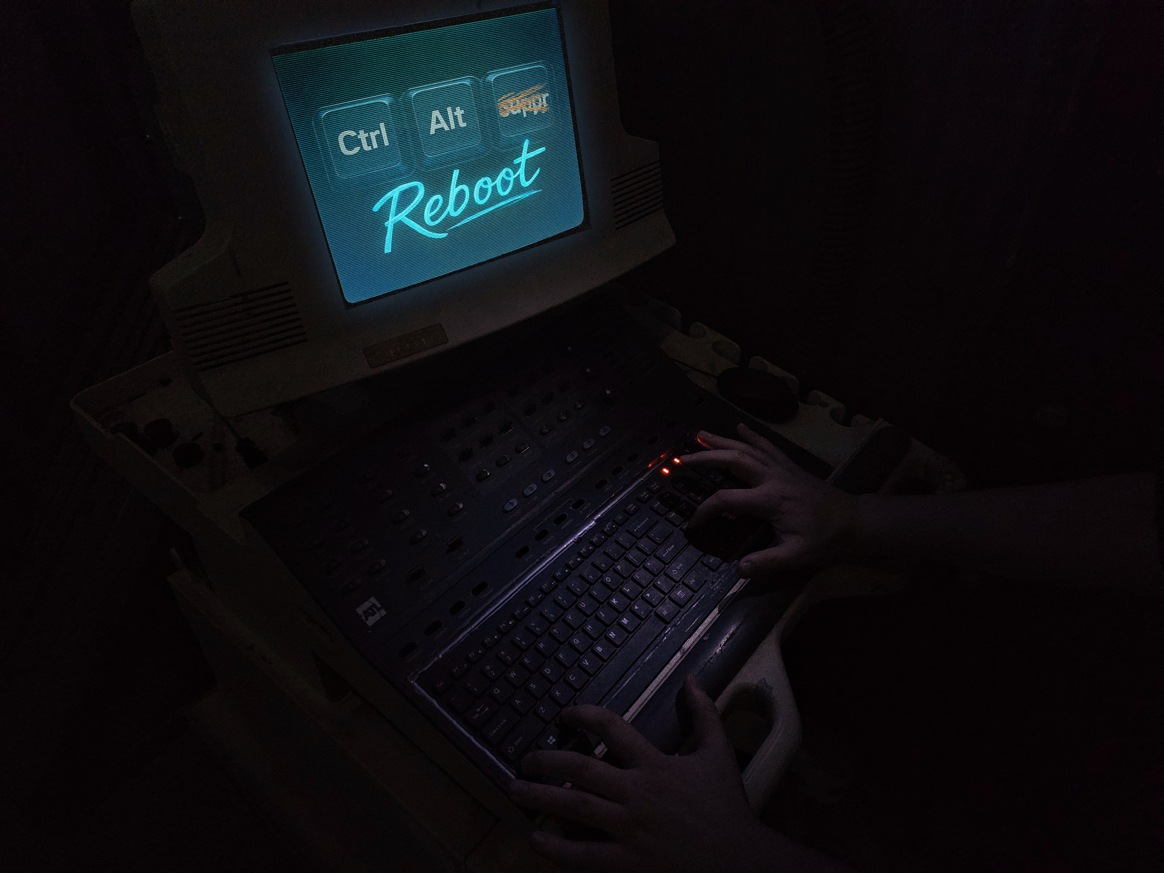 Ctrl Alt Reboot Escape Room | Escaparium - Laval