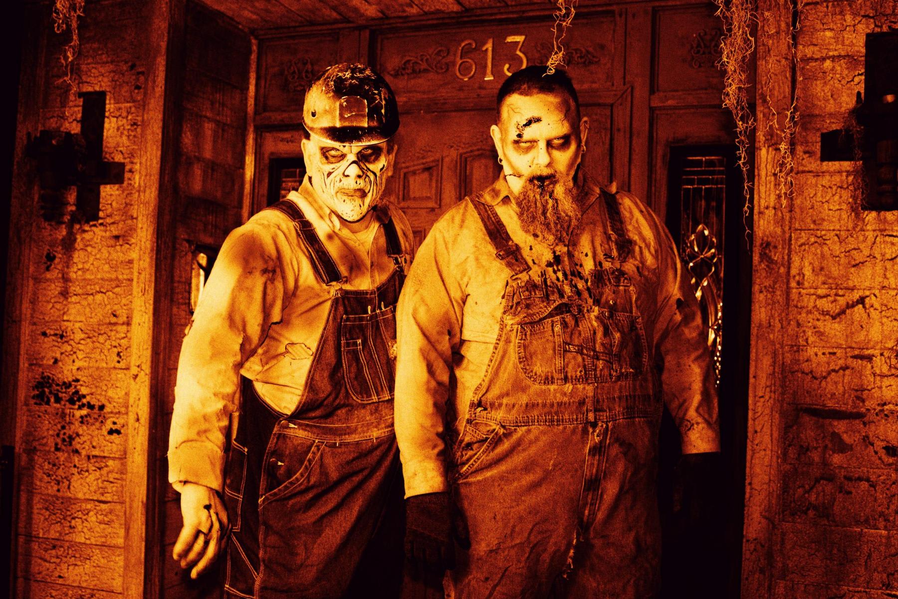 M.C. Manor Haunted Attraction | Spook Hollow