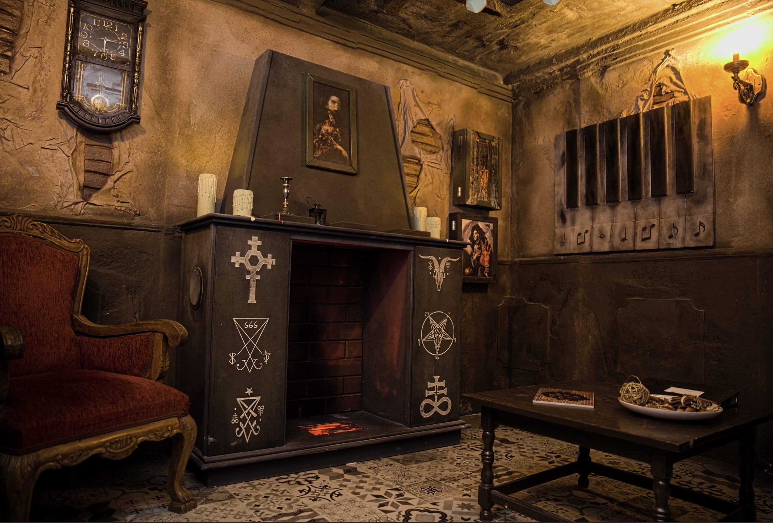 Cursed City Escape Room | Cloak and Dagger Escape Rooms - Fort Lauderdale