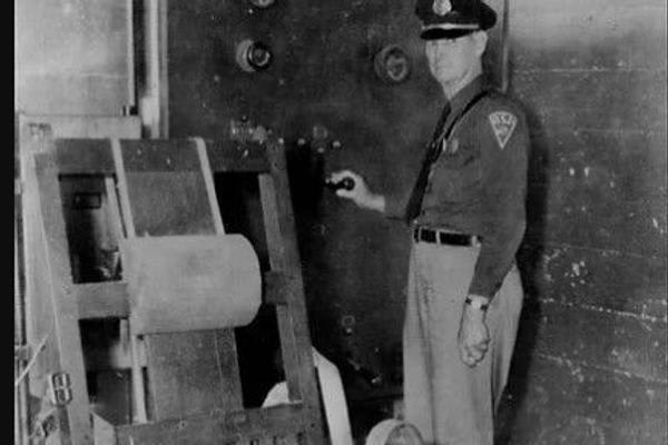 Old Sparky Escape Room | 101 Escapes - Westlake Village