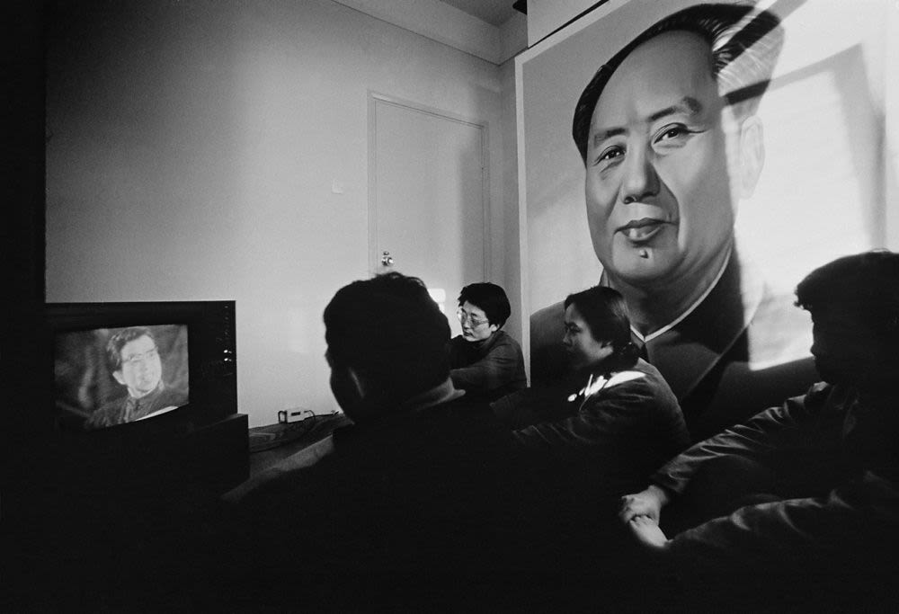 毛以後的中國──北京，觀看審判四人幫 (1981) - 劉香成 | 藏品 | M+博物館
