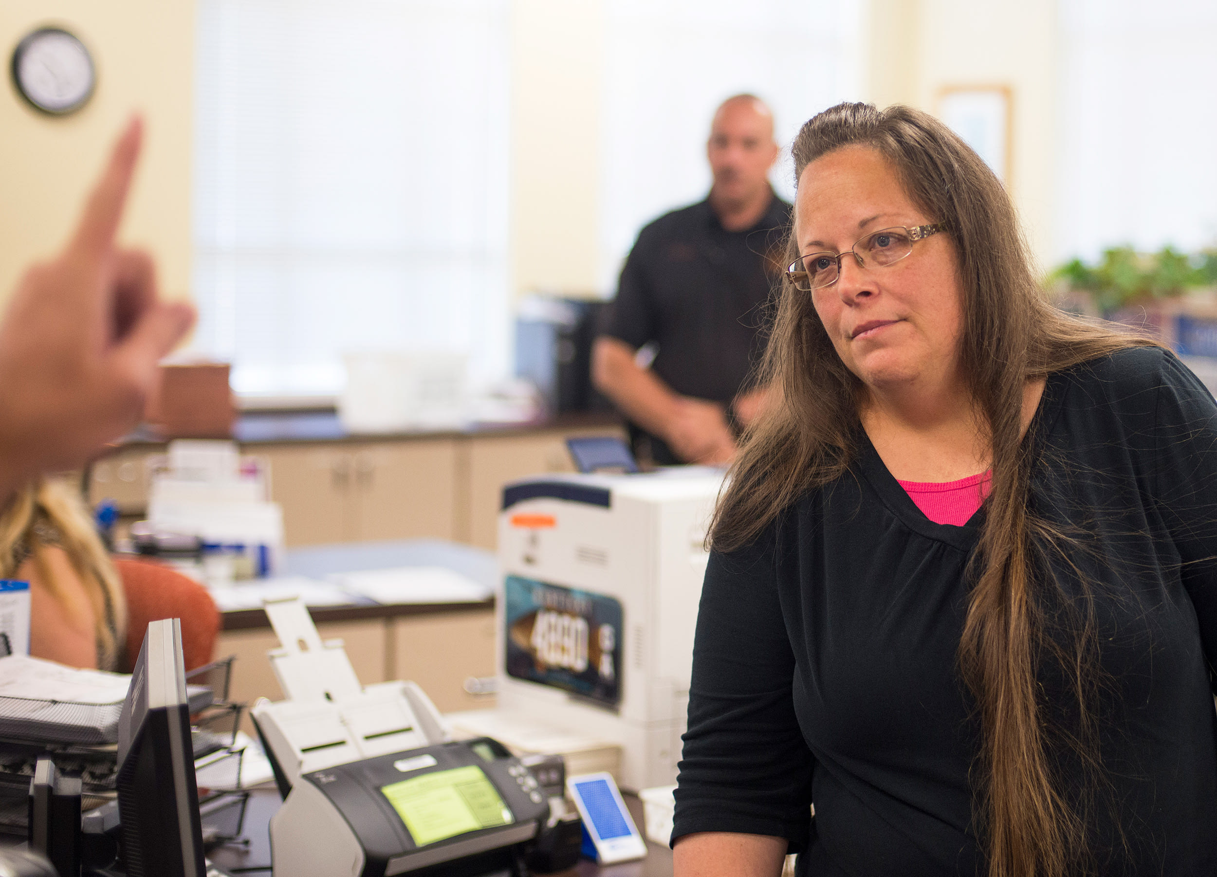 Supreme Court denies review of Kim Davis’ petition that sought to ...