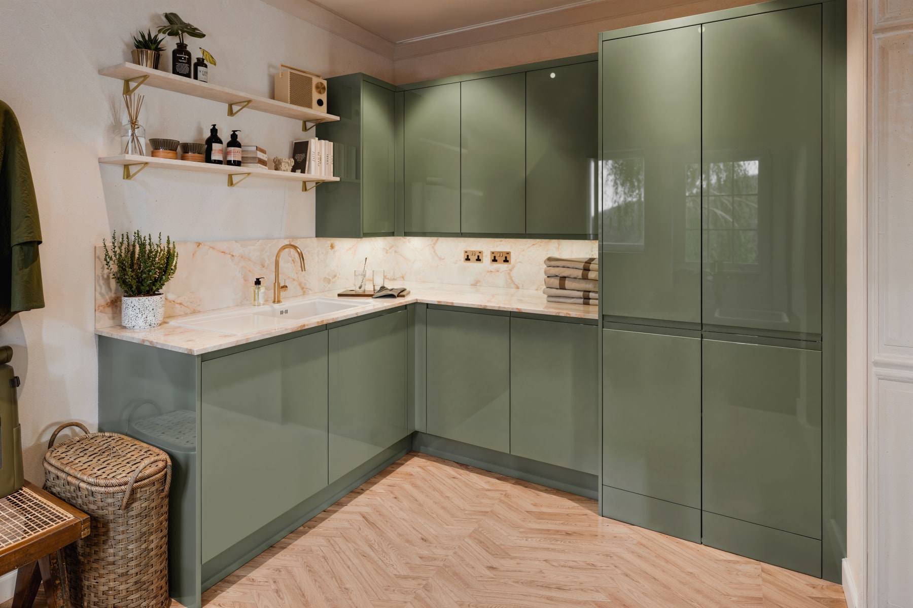J Pull Kitchen in Nero | Matt Finish | Wren