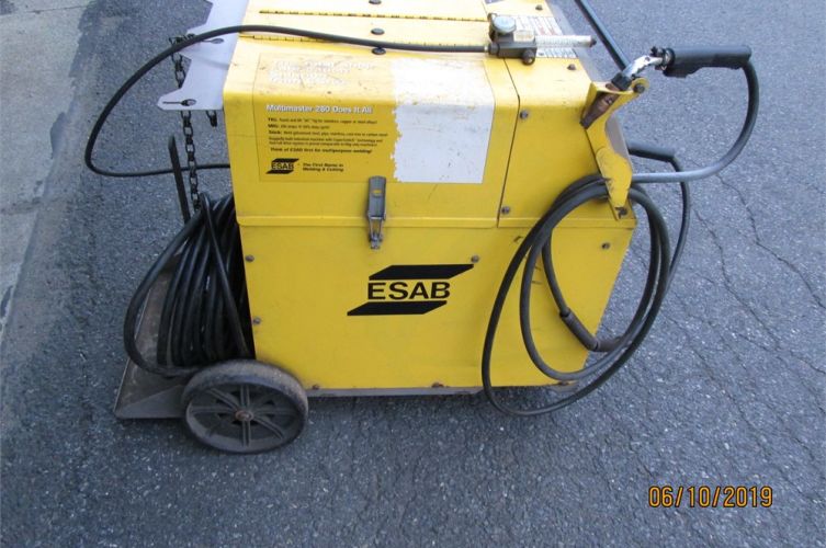 ESAB Multimaster 260 Welder Online Government Auctions of Government ...