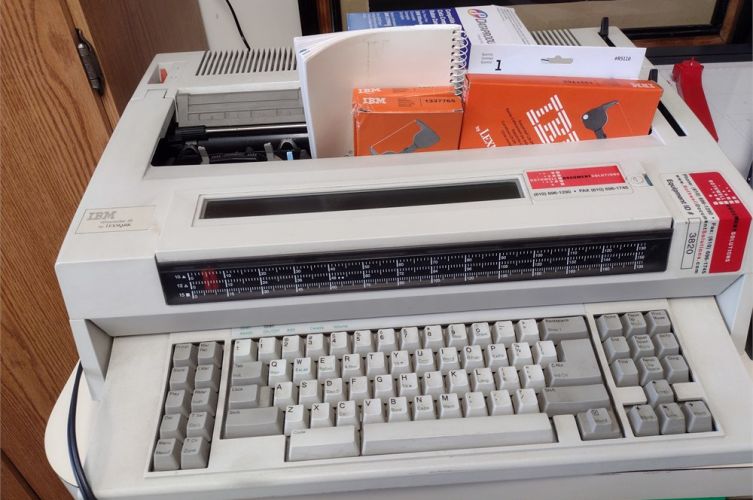 IBM Wheelwriter 35 Series II Typewriter Online Government Auctions of ...