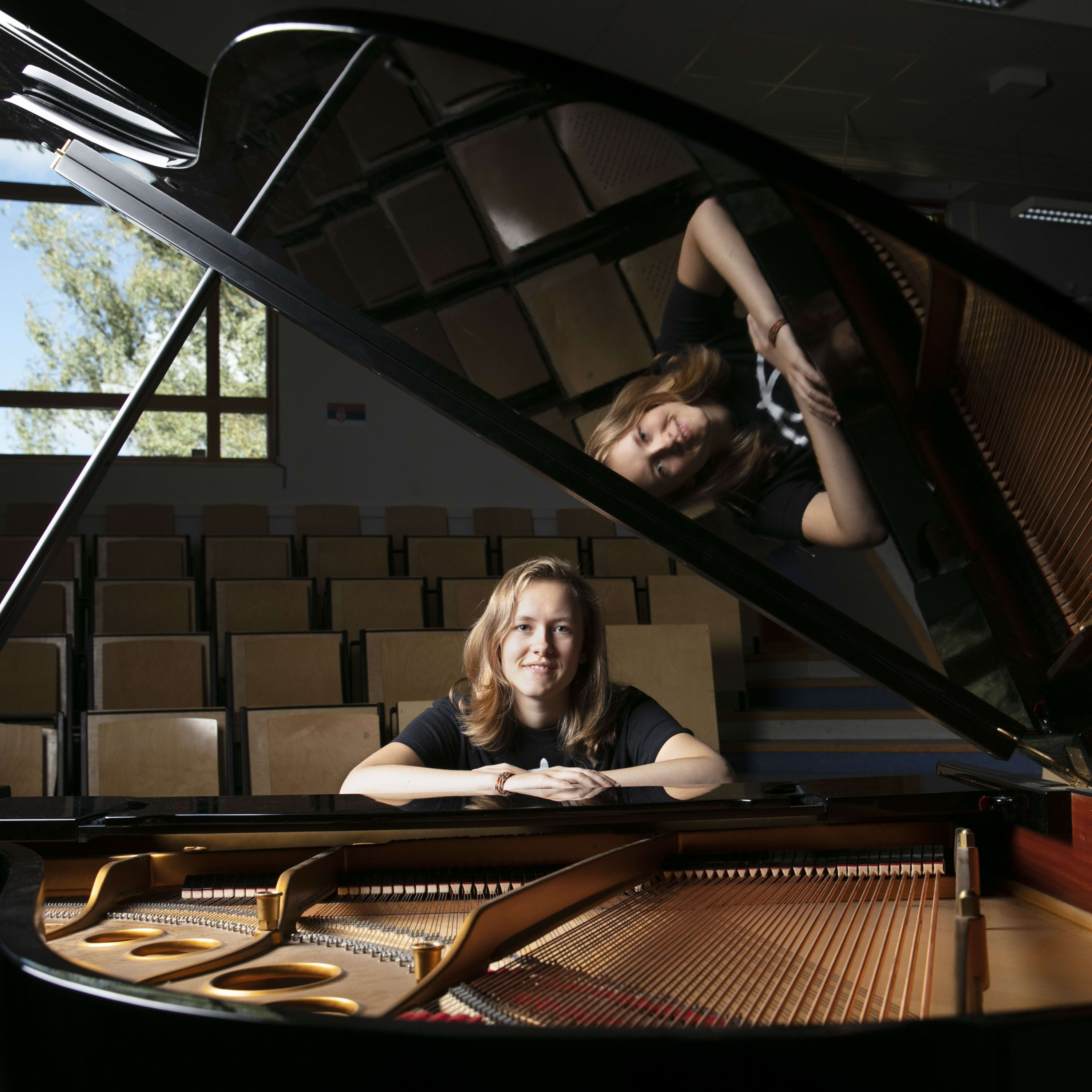 Ingrid Lundkvist · Music Handshake