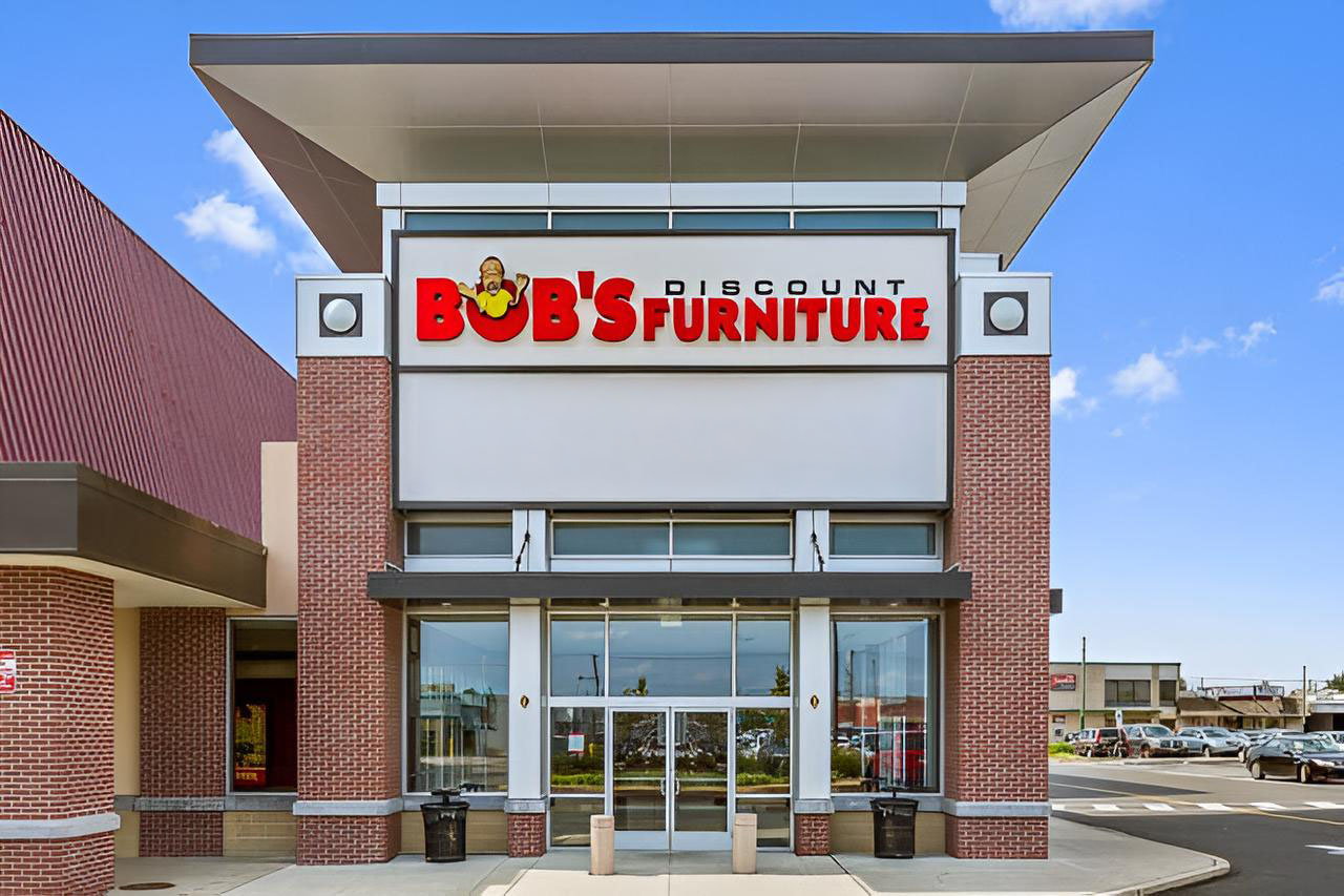 Bob's used furniture store store