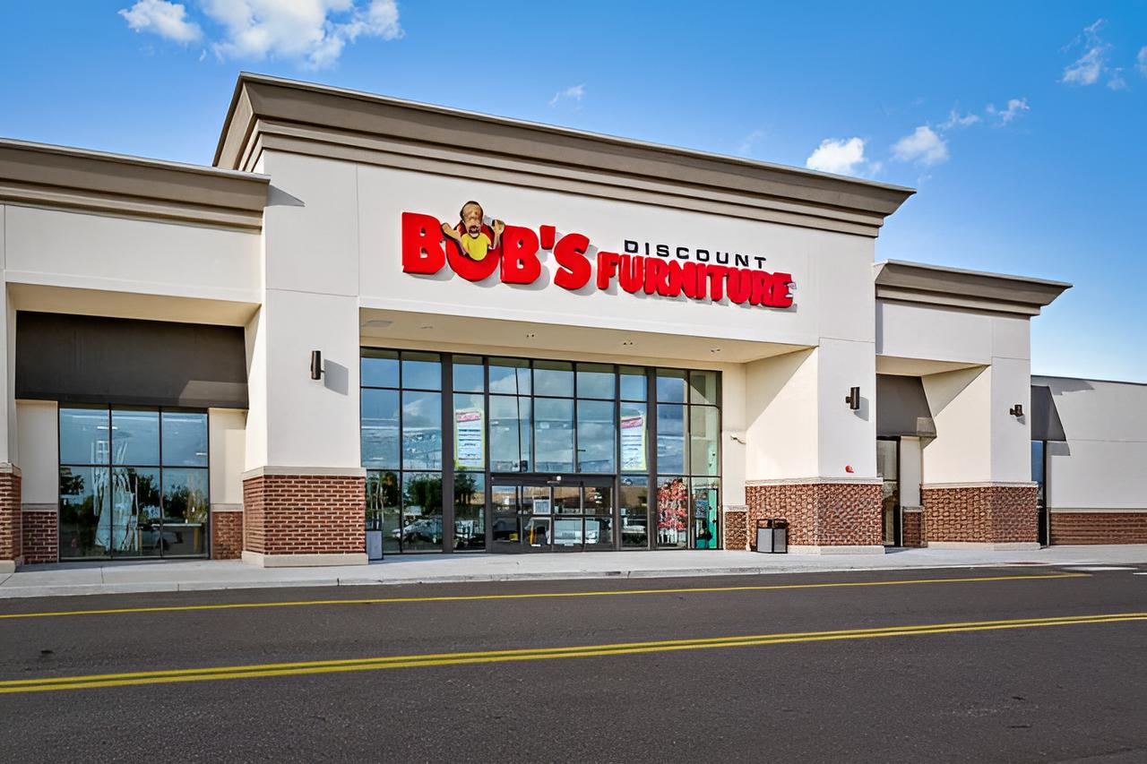 Bob's discount furniture in robinson store