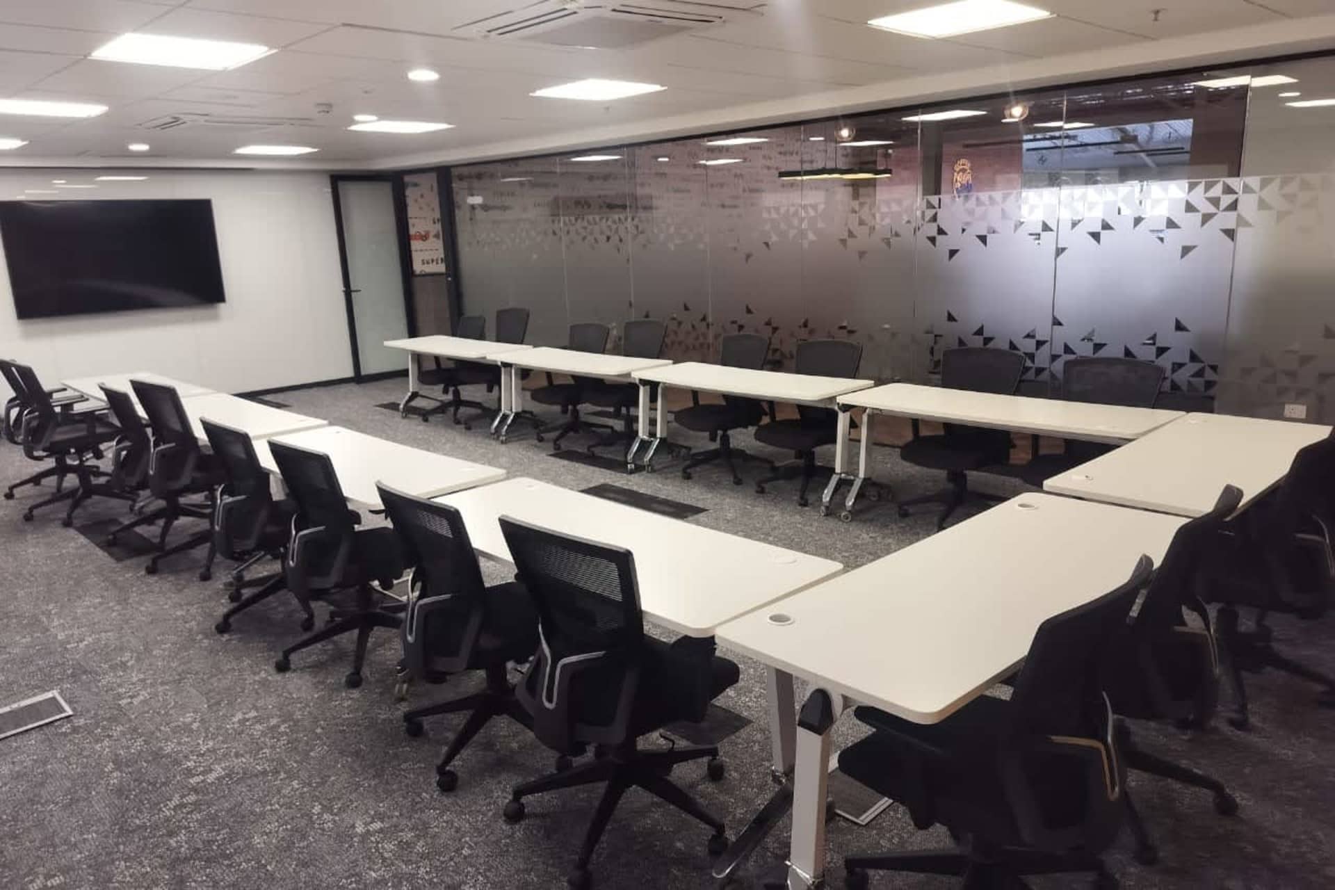 IndiQube - South Summit, Meeting Rooms in Jayanagar, Bangalore | Rent Office Conference Room by Hour