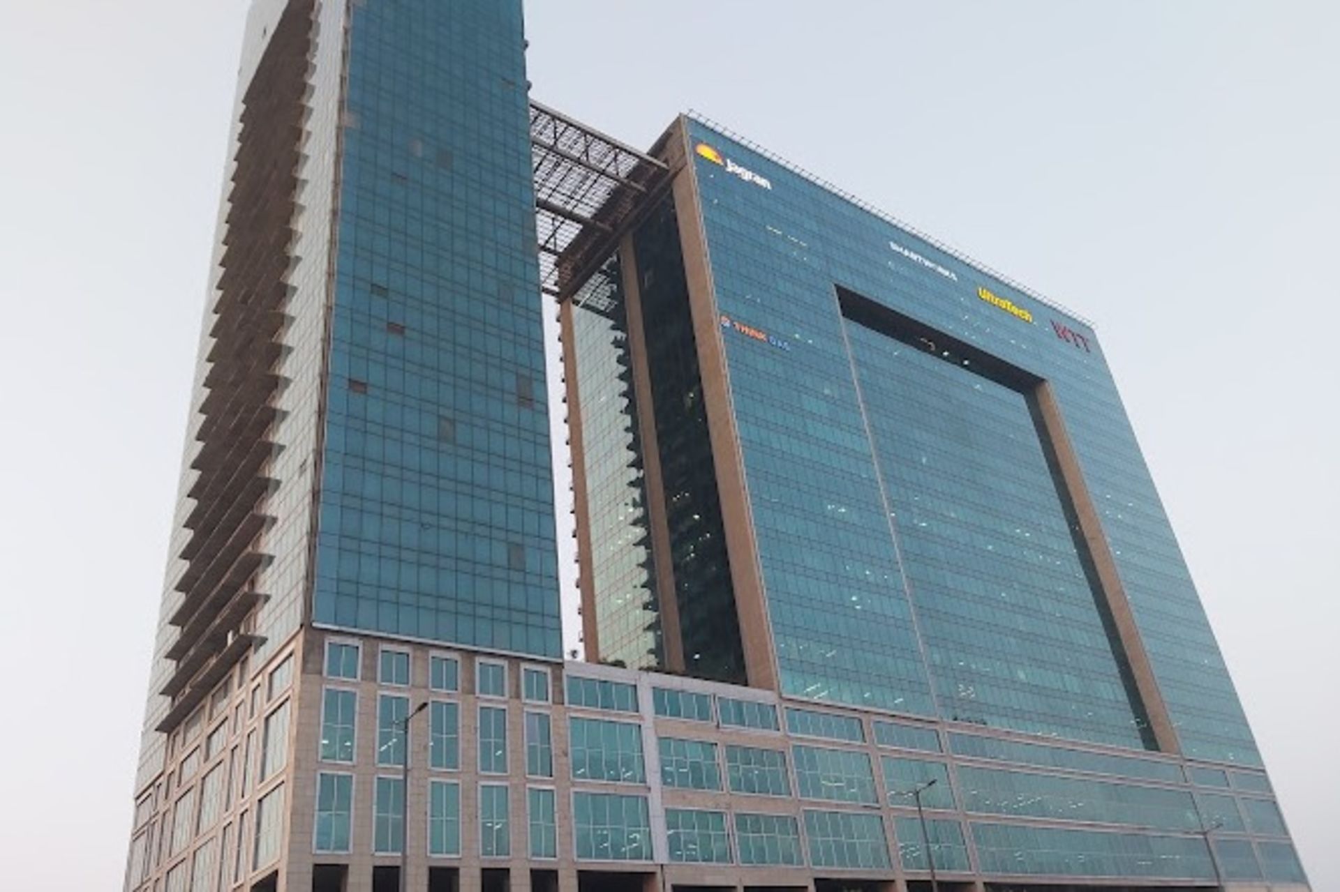 Regus World Trade Tower - Coworking Space and Shared Office Space in ...