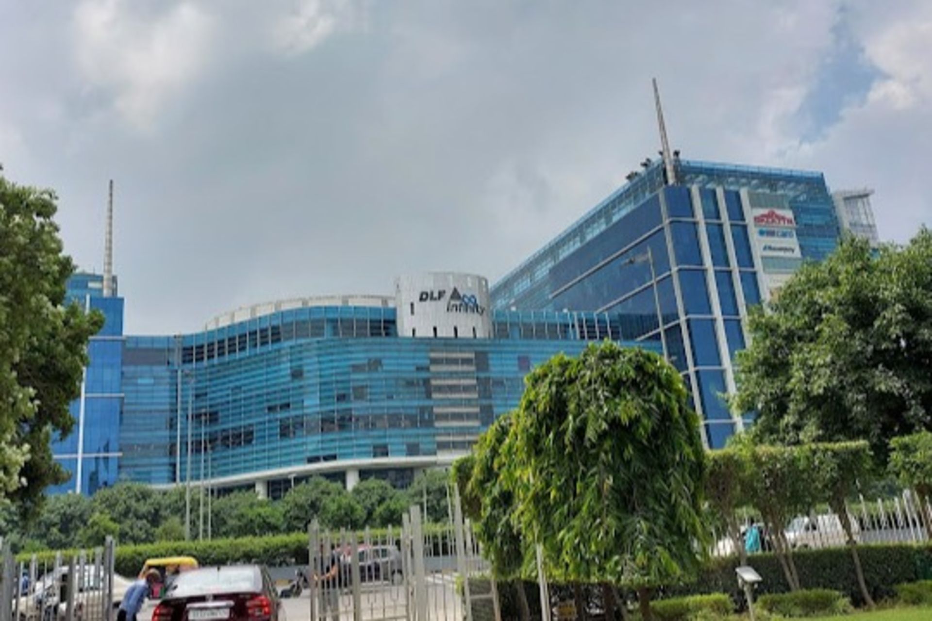 Skootr DLF Infinity Tower A Managed Office in DLF Cyber City, Gurgaon ...