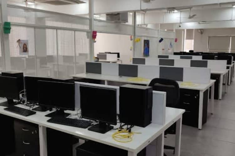 NOMADS daily huddle Eshwara Layout - Coworking Space and Shared Office ...