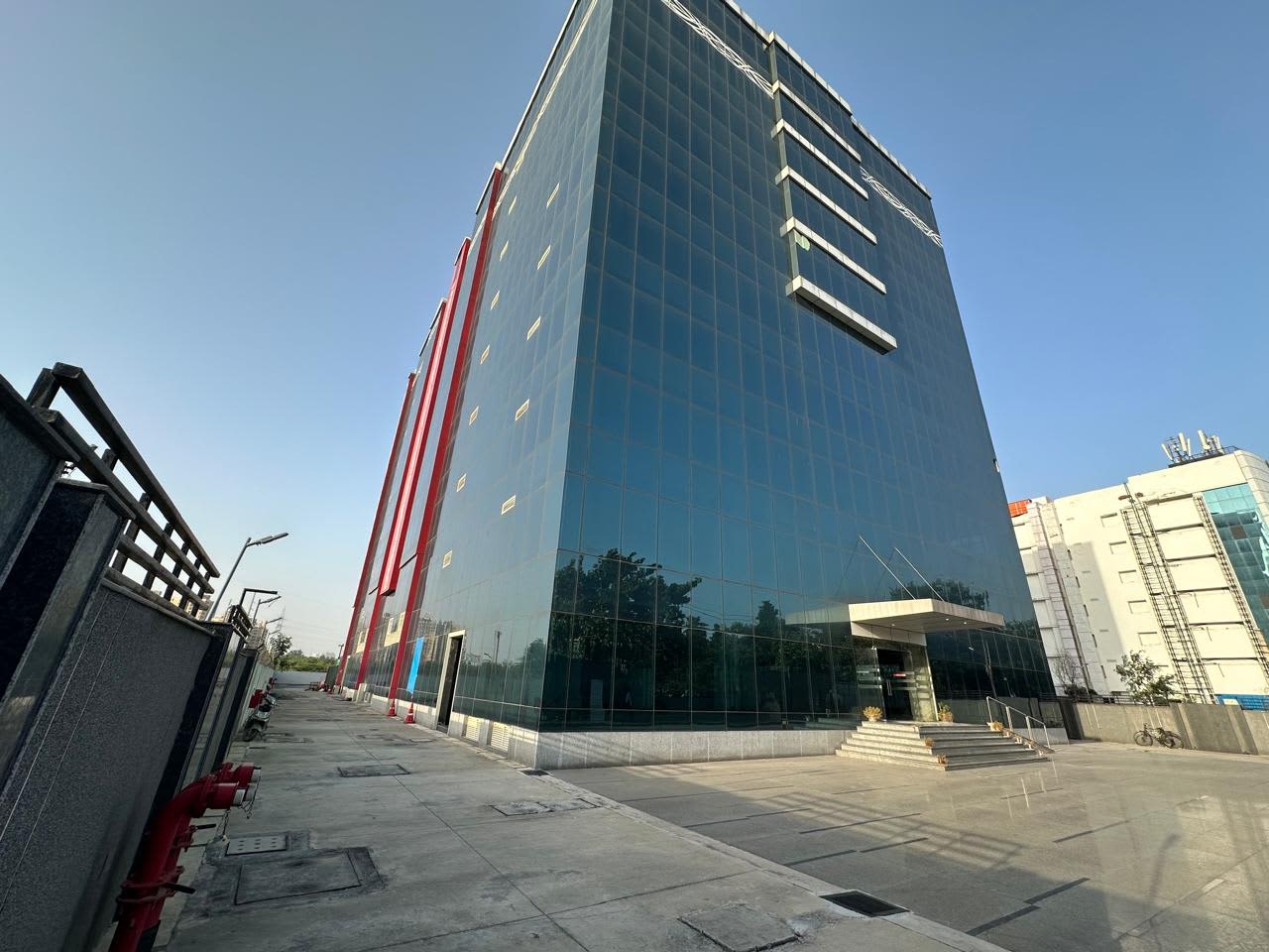 Majestic Signia Sector 62, Noida - 20000 sq.ft. | Commercial Office for ...