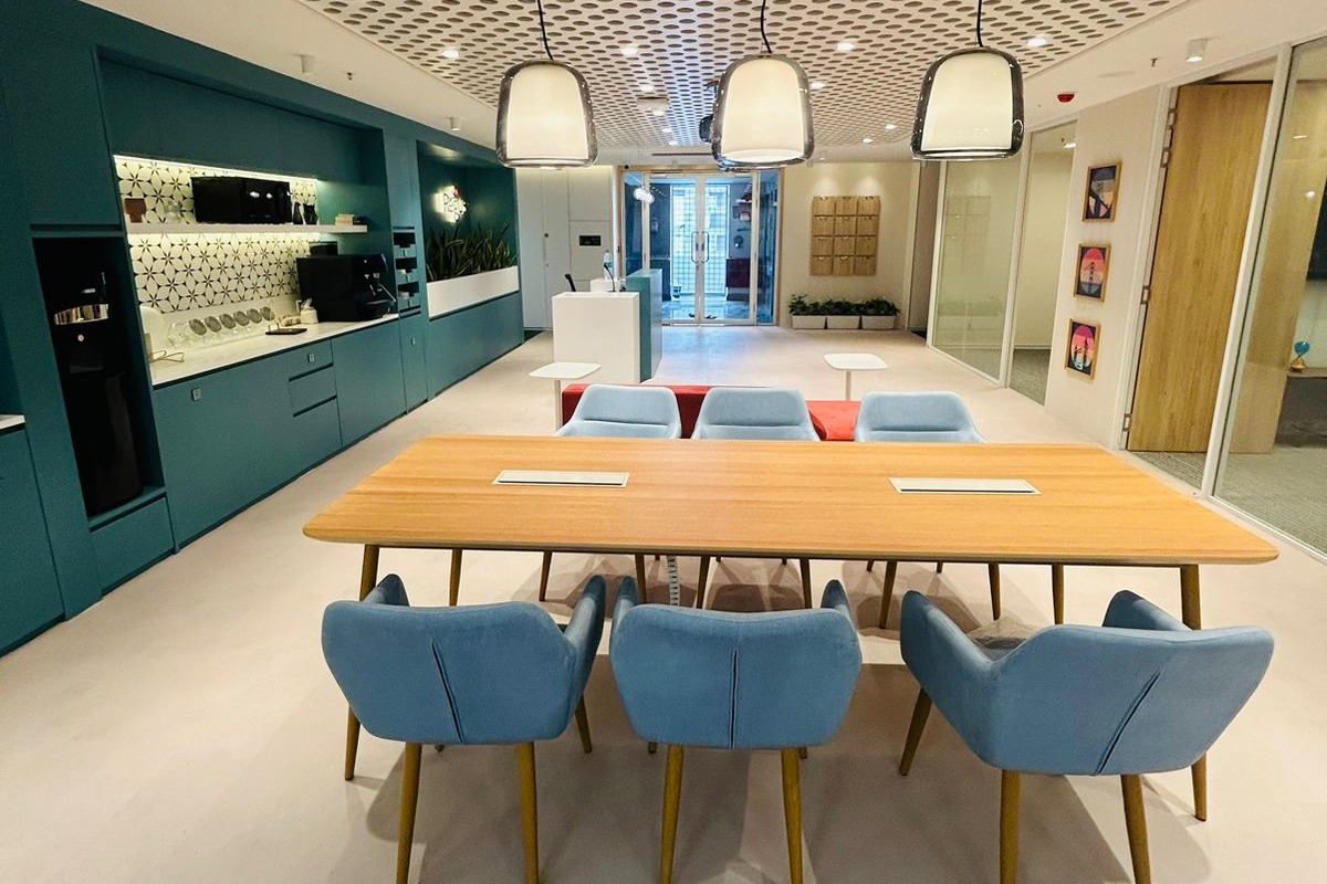 Regus Financial District - Coworking Space and Shared Office Space in ...