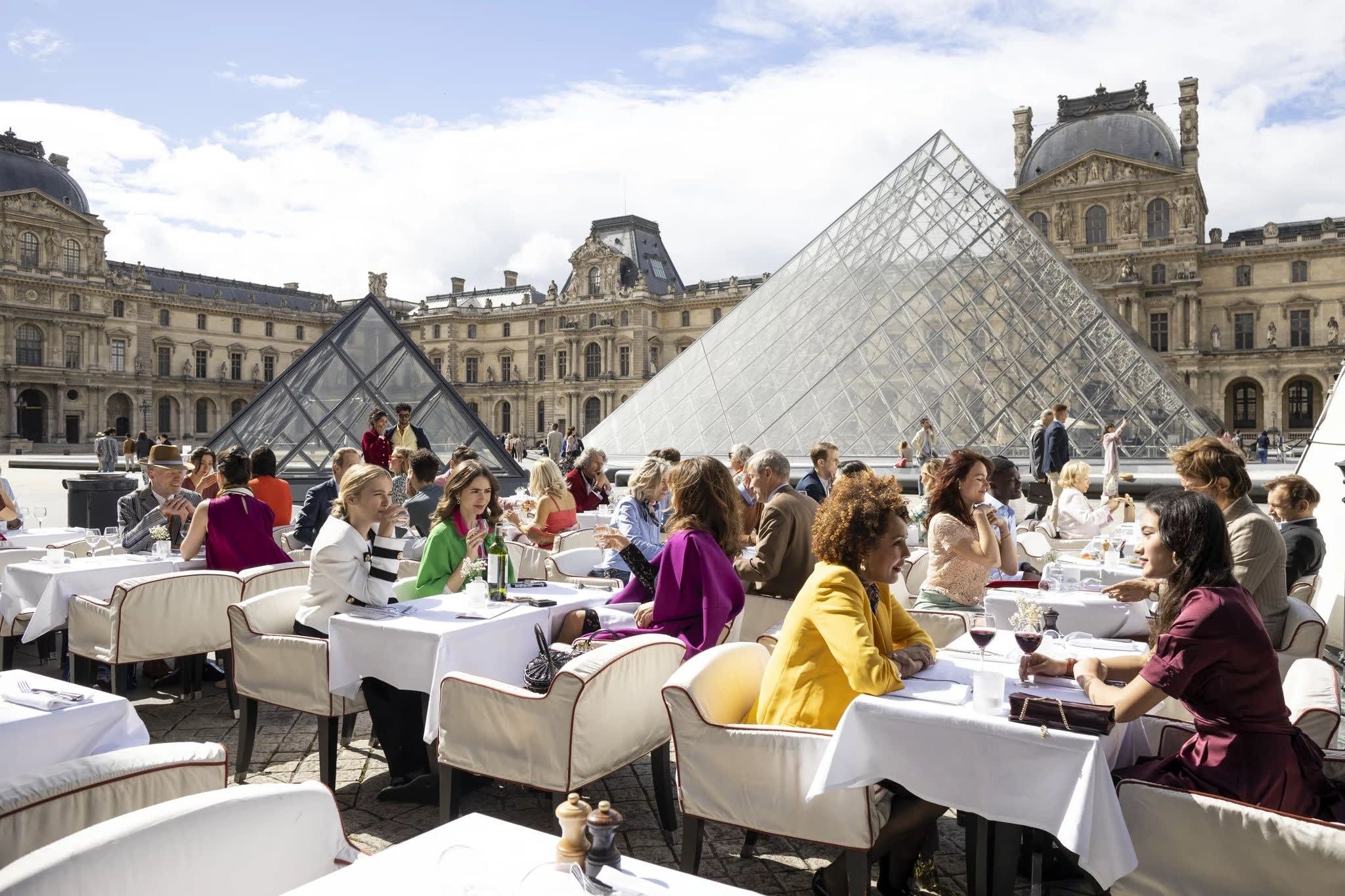 Paris Cafés Steps From the Louvre That Locals Love – Perfect Post ...