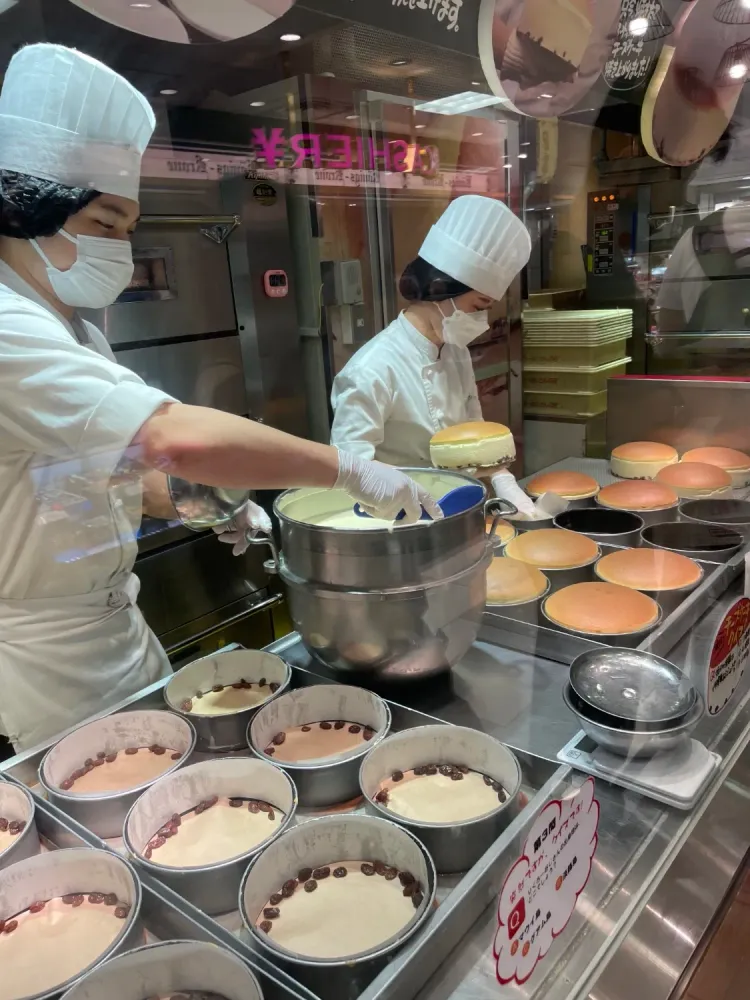 Rikuro's Cheesecake - Osaka's Iconic Fresh Cheesecakes