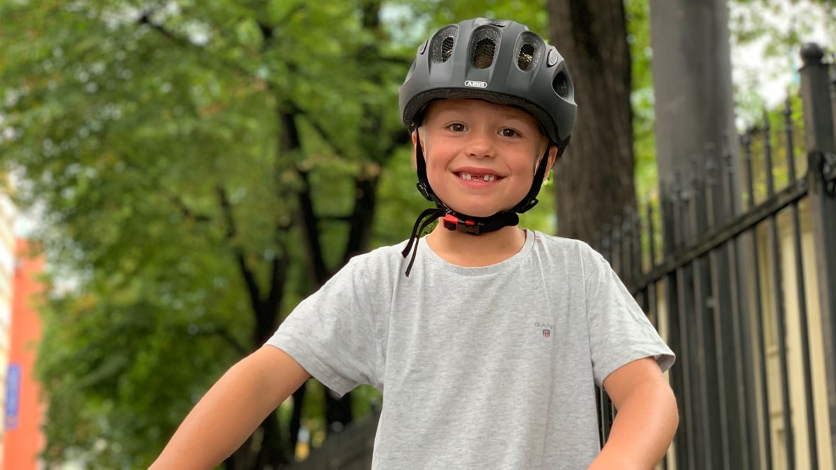 Test av sykkelhjelmer for barn 2022 | NAF