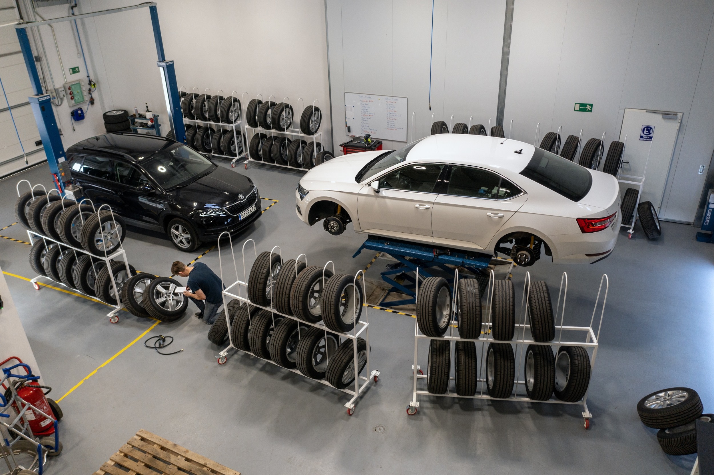 Test av sommerdekk 2024 – sommerdekk og helårsdekk | NAF