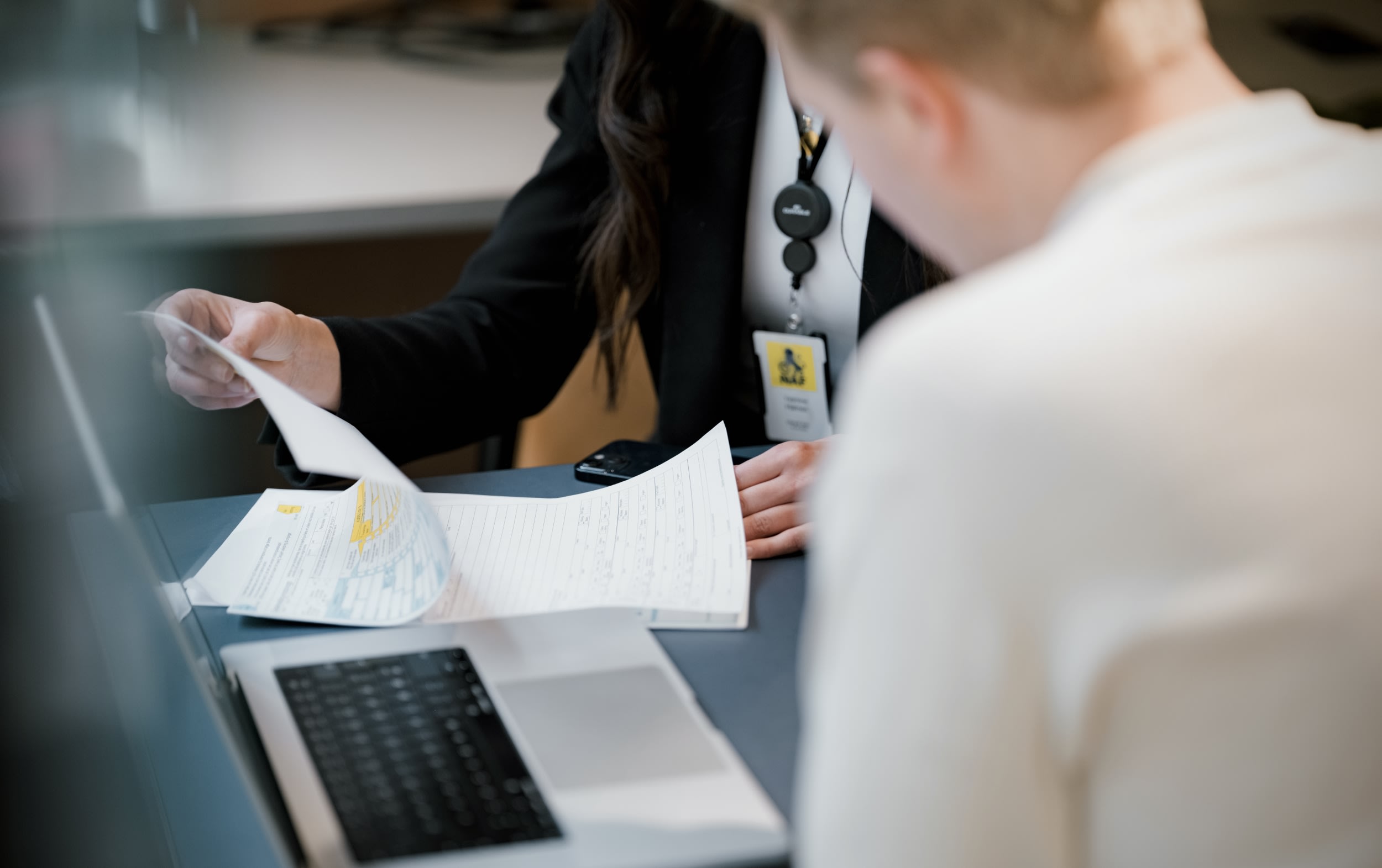 Angrerett, angrefrist og avbestilling av bilkjøp | NAF