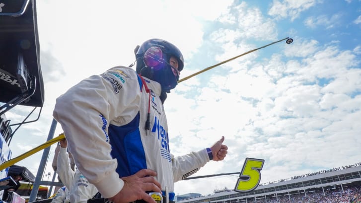 'Lack of ego' part of a winning formula for car chief Saunders and No ...