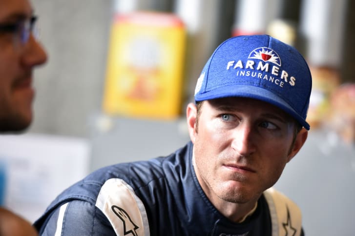 Kasey Kahne fights through health issues to win Brickyard 400 | 40 ...