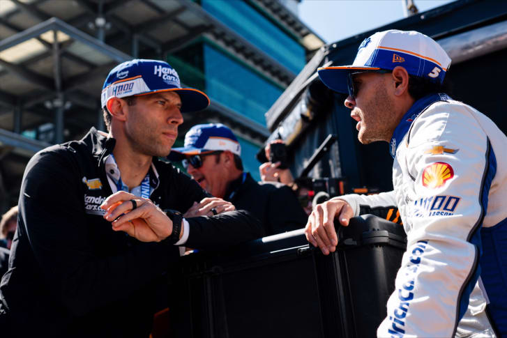 Kyle Larson joined by No. 5 team, crew for Indy 500 Carb Day