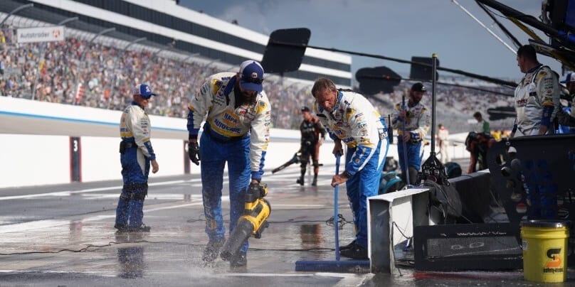 NASCAR rain delay: Weather halts Cup Series race at Dover Motor ...