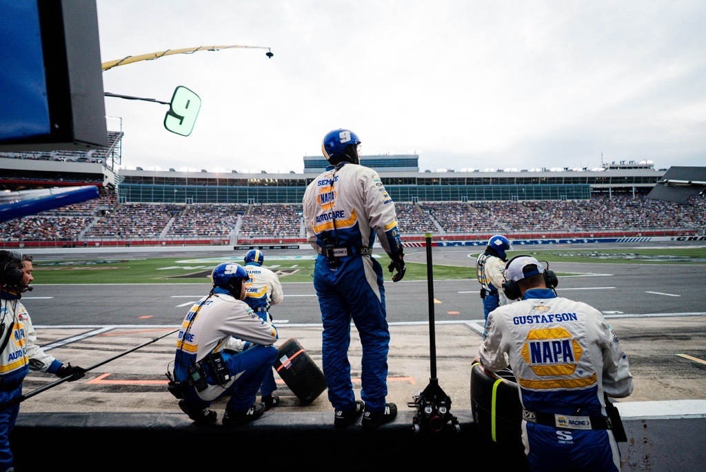 Chase Elliott's No. 9 team named 2025 Most Valuable Pit Crew in NASCAR ...