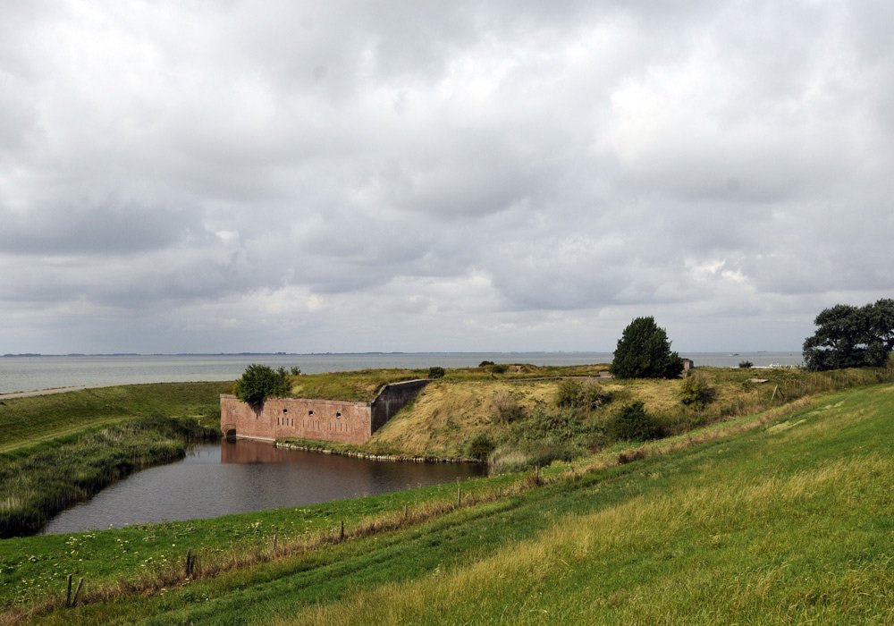 Fietsroute kronkelende kreken en koele kazematten, Zeeland ...