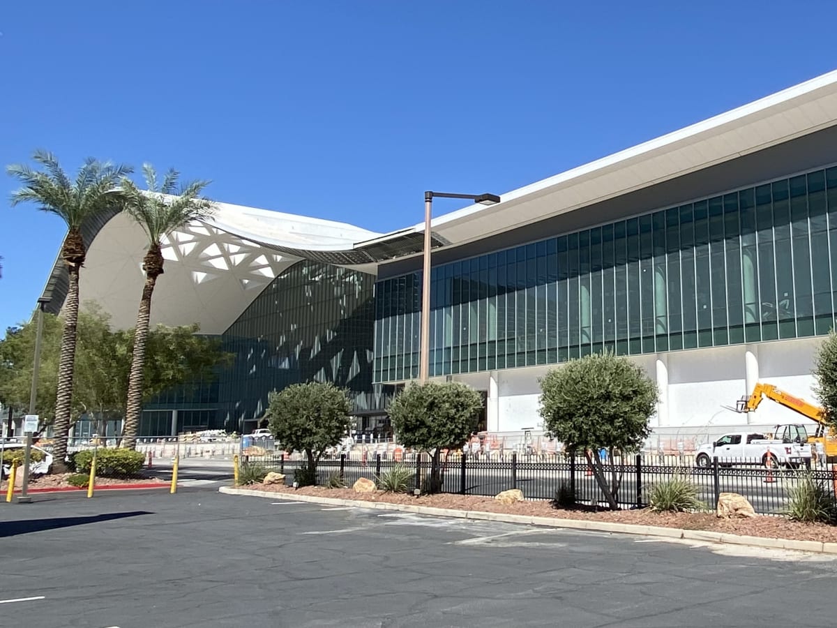 Best Restaurants Near Las Vegas Convention Center | Neon Feast