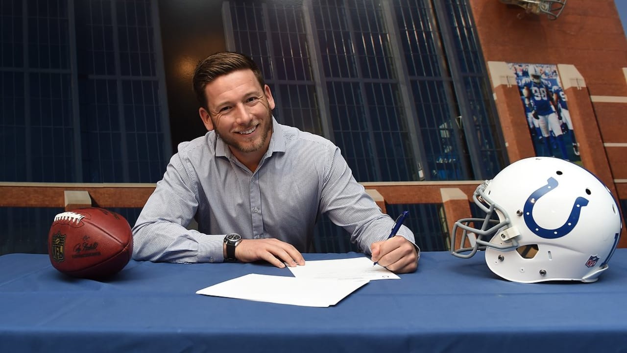 The Colts Sign P Jeff Locke