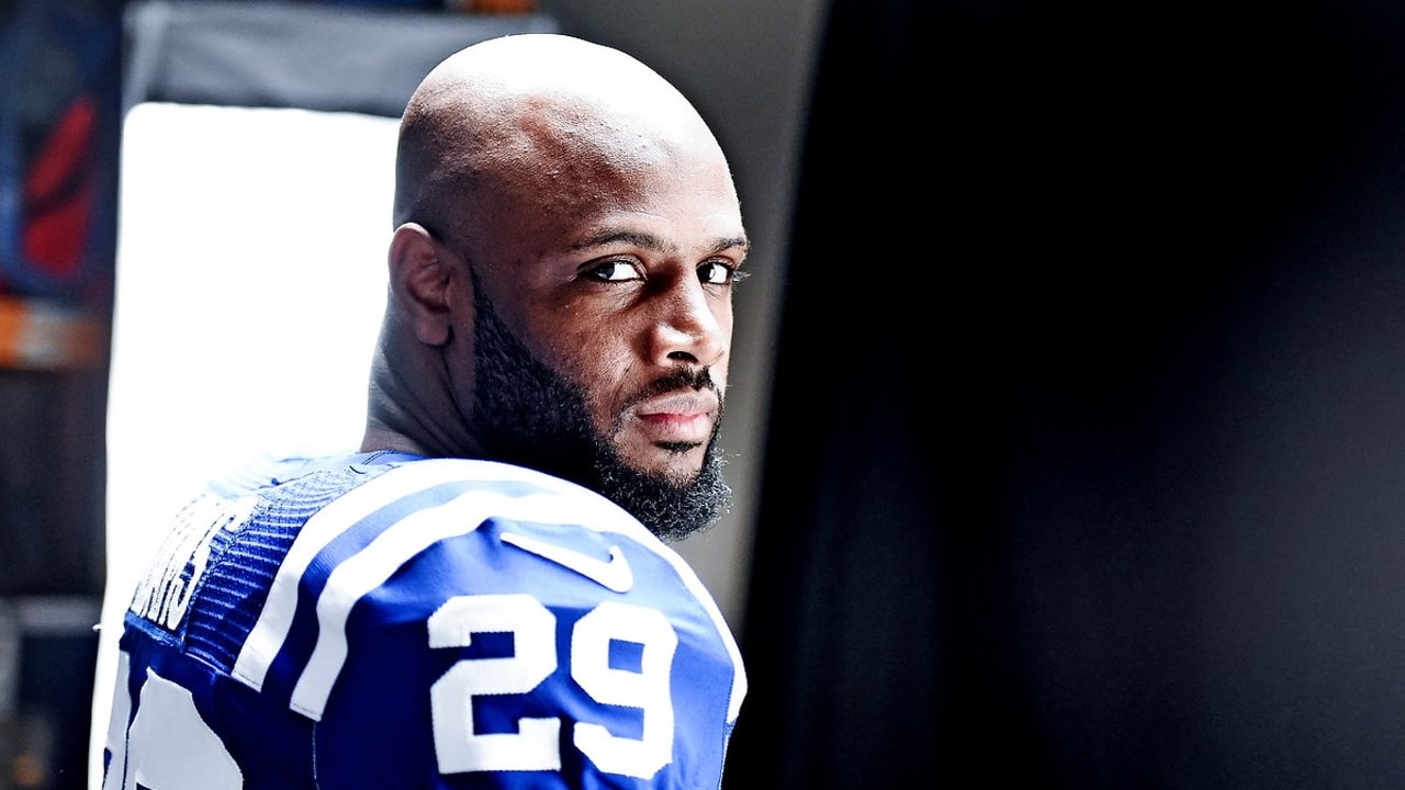 2016 Colts Photo Garage - MIKE ADAMS