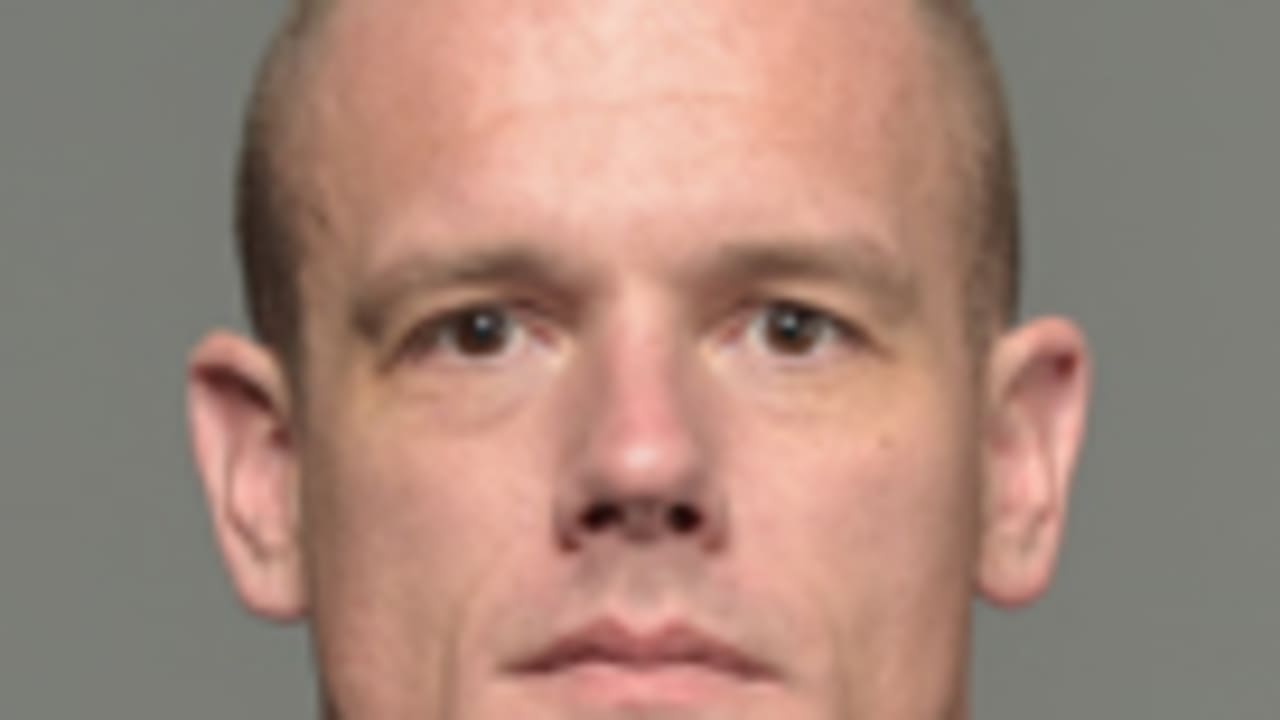 Tight Ends Coach: Justin Peelle