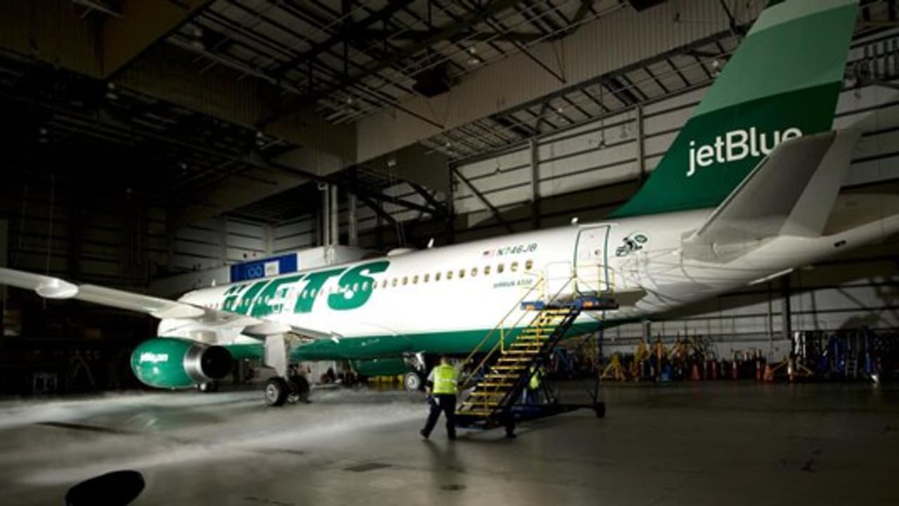JetBlue Unveils New York Jets Airplane