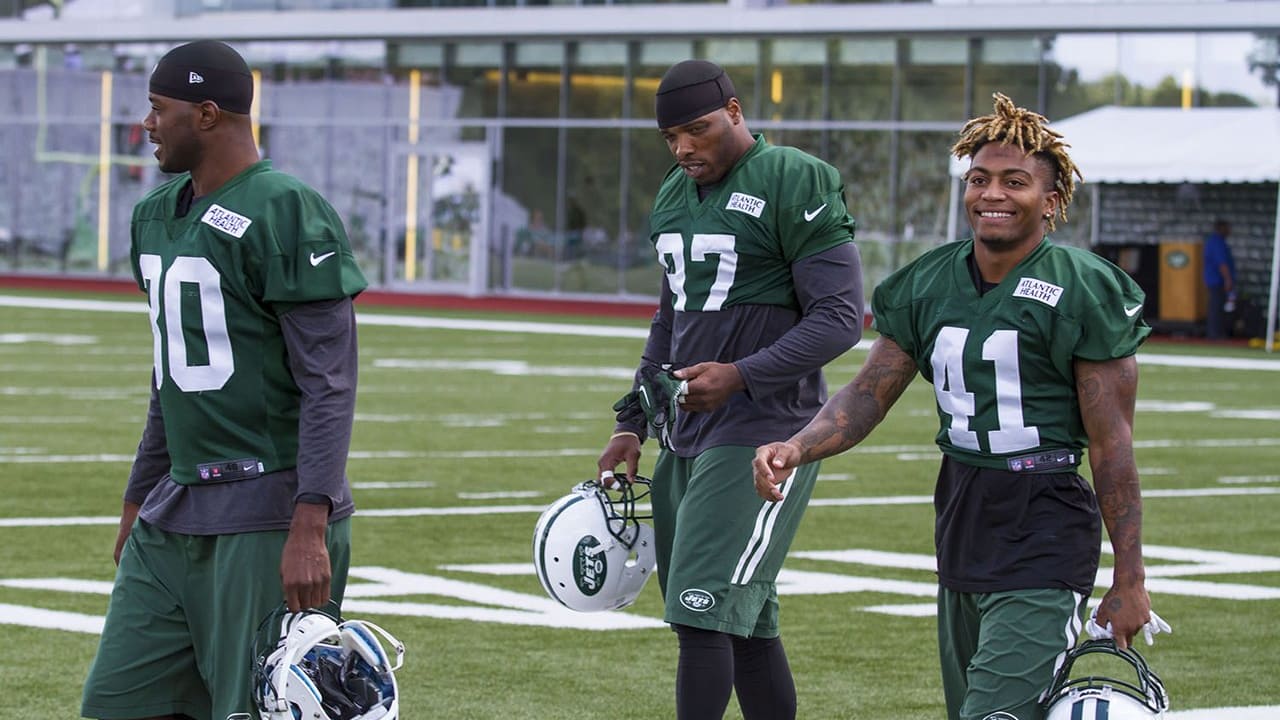 Jets Hit the Field for First Public Practice