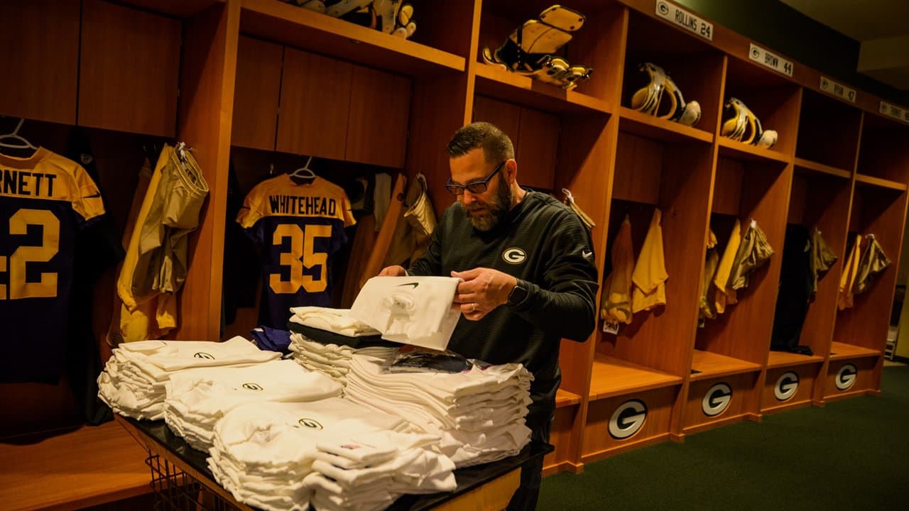 Photos: Packers locker room goes back in time