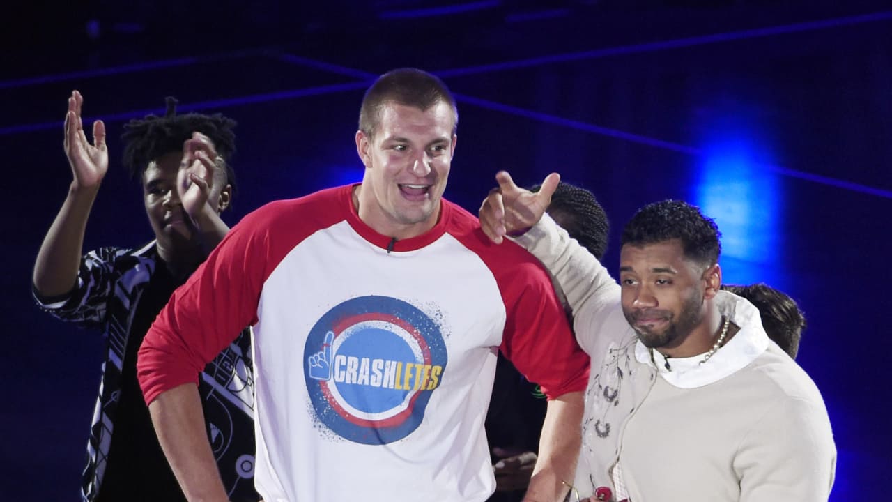 Gronk brings his best moves in dance battle against Ciara