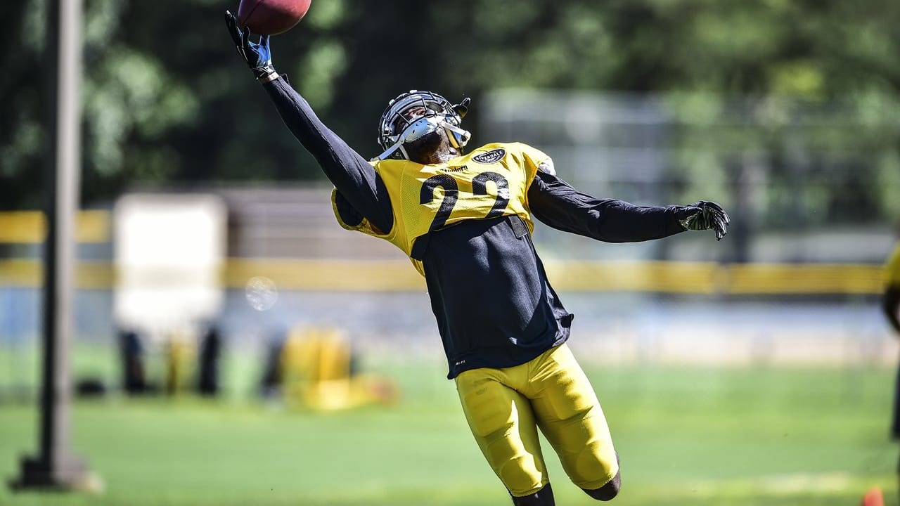 PHOTOS: The one-handed catch drill
