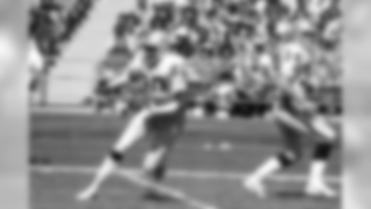 A Look At Former Oakland Raiders And Current NFL Players Drafted 24th ...