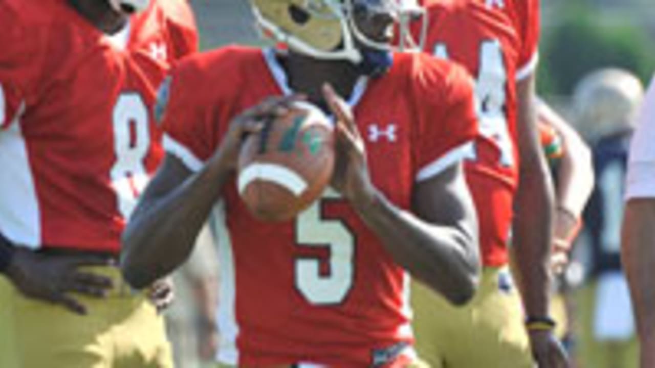 Notre Dame names Everett Golson starter at quarterback