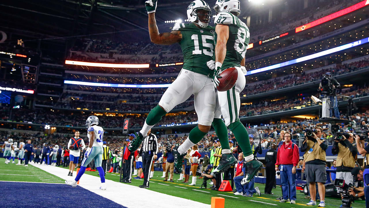 Top 10 photos from Week 15 of the 2015 NFL season