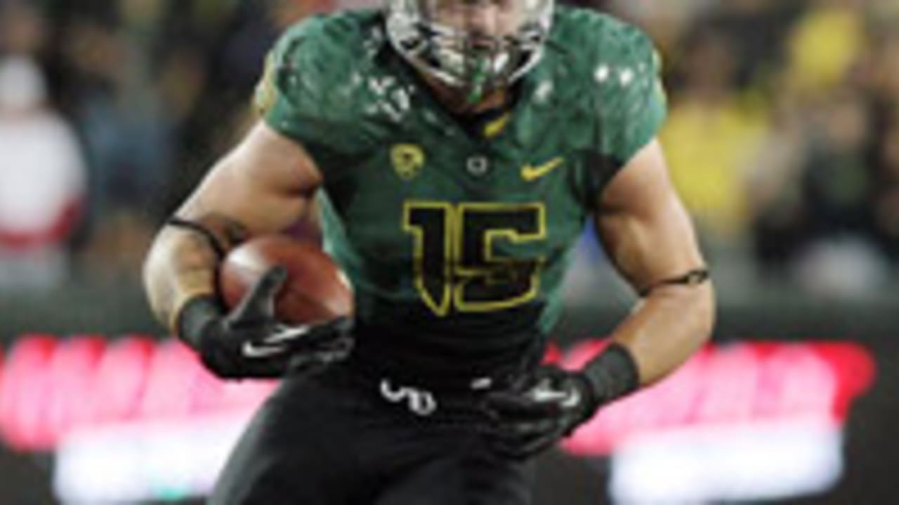 Oregon seeks greater consistency from tight end Colt Lyerla