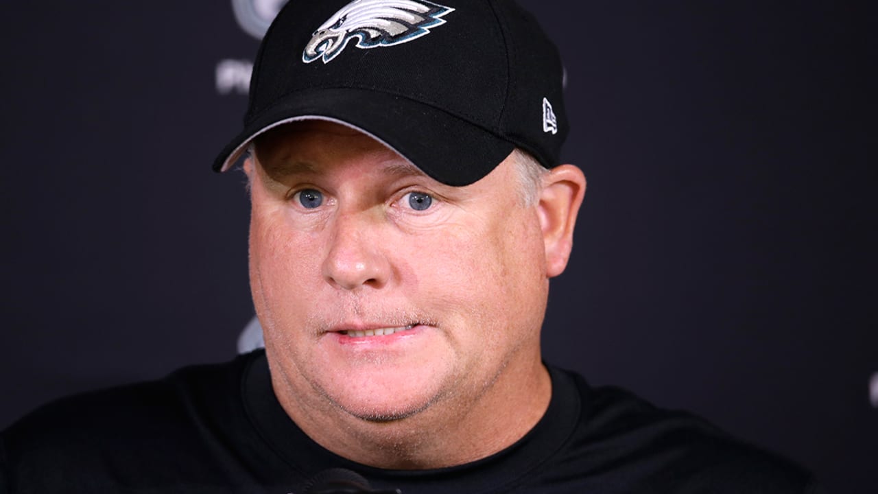 Chip Kelly still avoids spotlight despite headline-grabbing moves