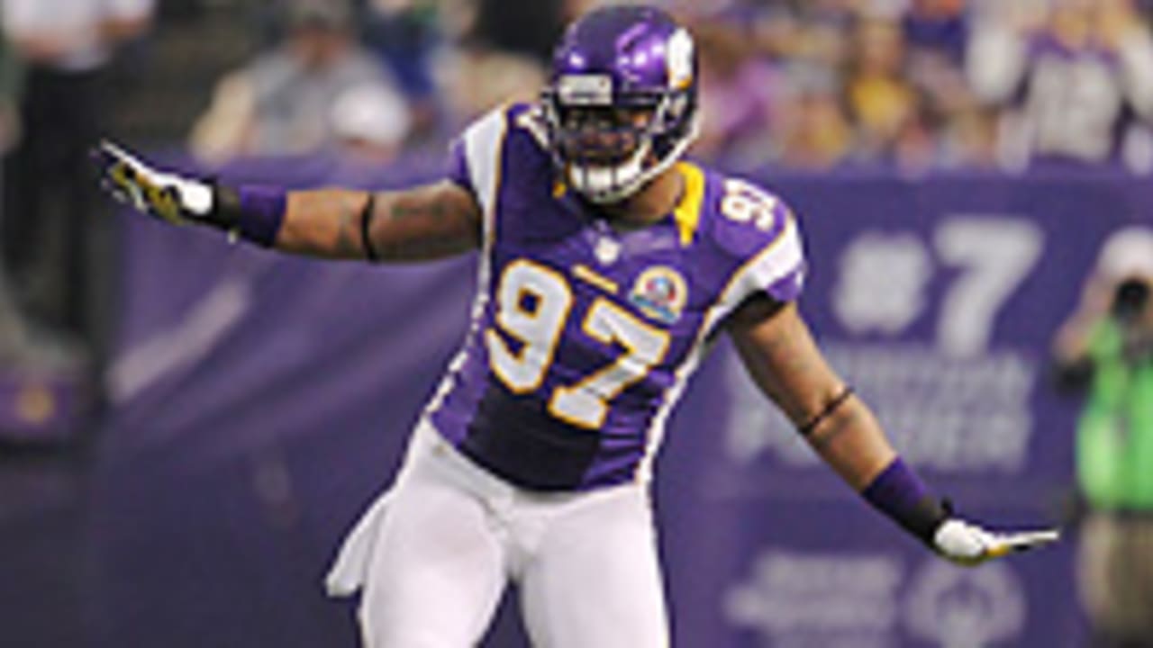 Minnesota Vikings break dance to close practice