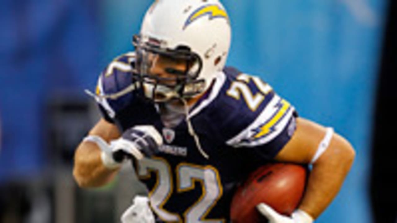 Denver Broncos sign Jacob Hester as fourth running back