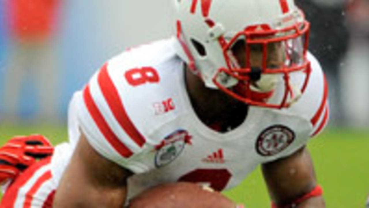 Nebraska's Ameer Abdullah rushes for 122 yards in victory