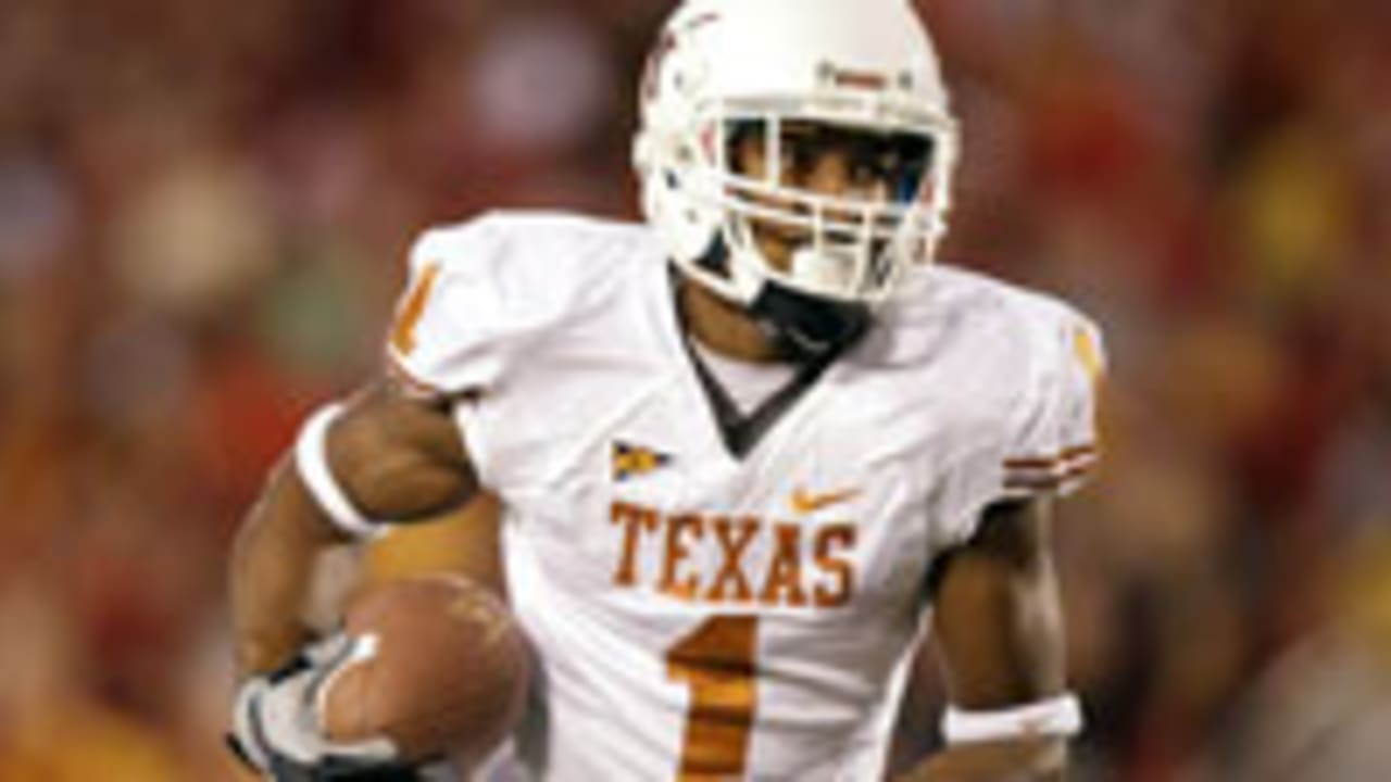 Texas WR Mike Davis questionable with ankle injury