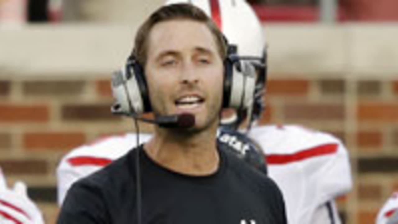 Texas Tech coach Kliff Kingsbury a Ryan Gosling look-alike?