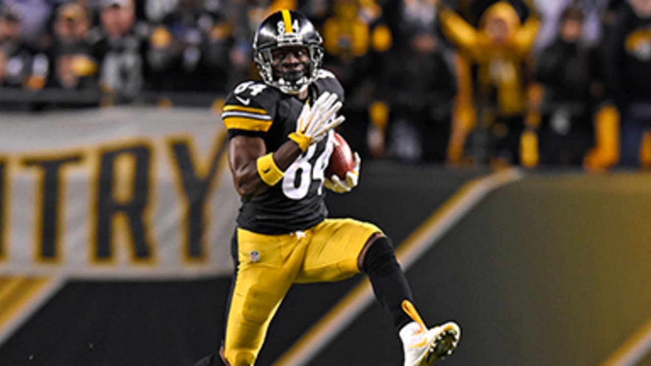 Top 25 ranked fantasy players for Week 11